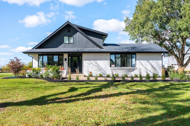 ‼️Relaxing Country-view Home Near Golf & Casino - Rockford, IL