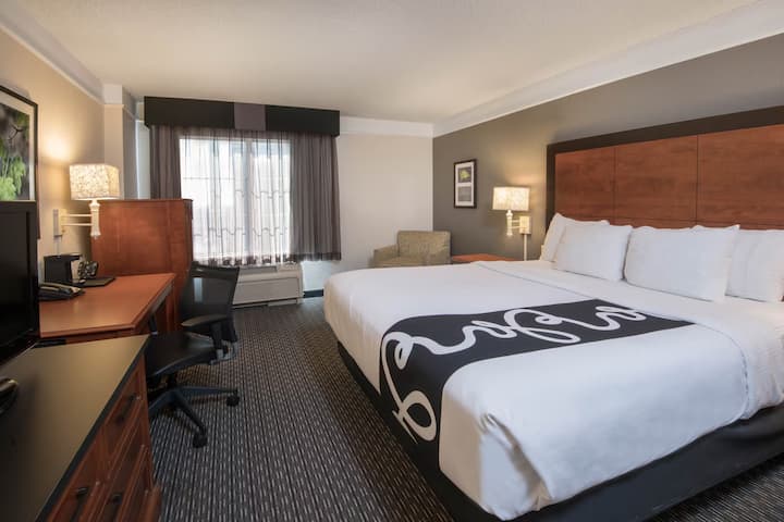 La Quinta Riverwalk | King Bed | Downtown Sa - San Antonio, TX