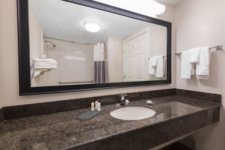 La Quinta Riverwalk | 2 Double Beds| Near Alamo - San Antonio, TX