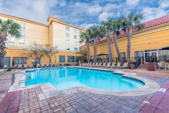 La Quinta Riverwalk | 2 Double Beds| Near Alamo - San Antonio, TX