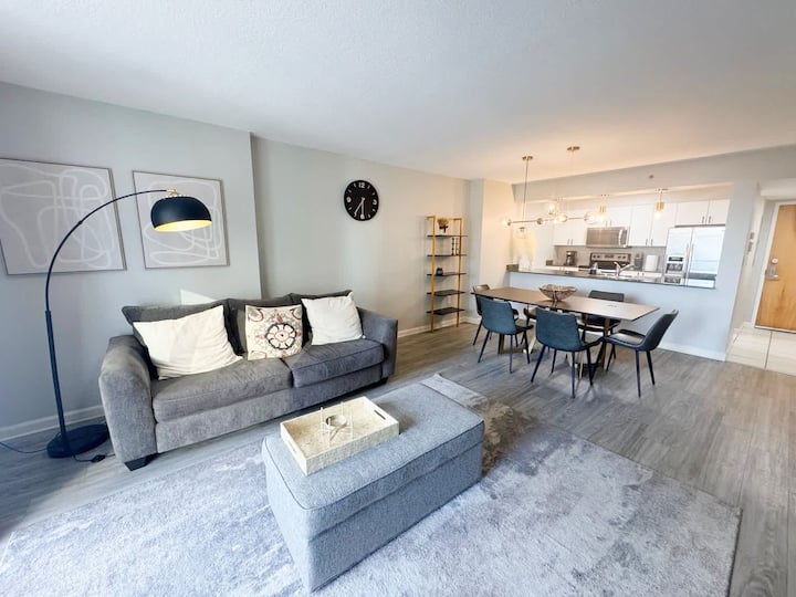 Stylish Brickell Stay With Ocean Views & Pool - Miami, FL