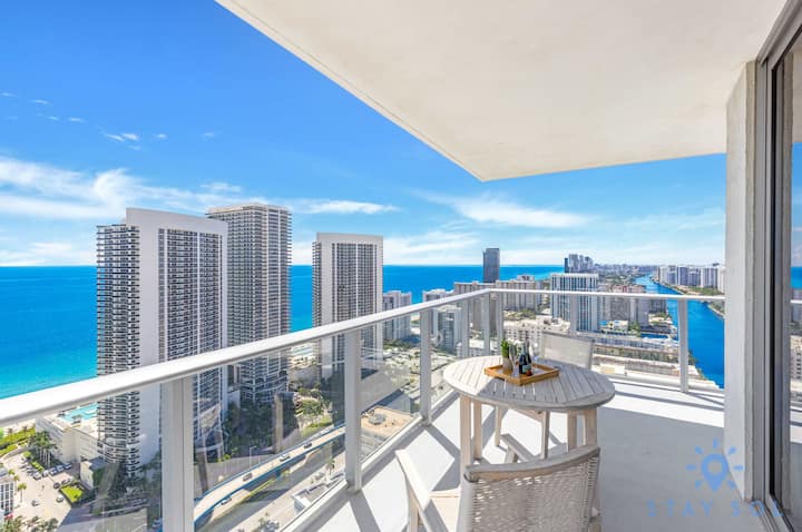 2br Apt W/ Wrap Around Balcony + Ocean View + Pool - Hollywood, FL
