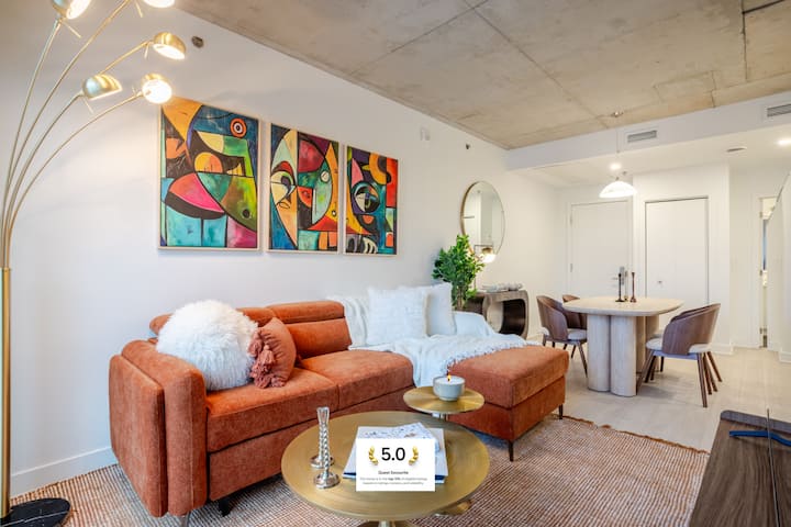 Quartier Luxe Stay | Parking, Gym & Pool - Montreal