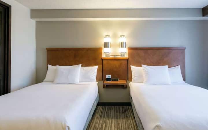 Family-friendly Room W/ Onsite Pool To Relax -