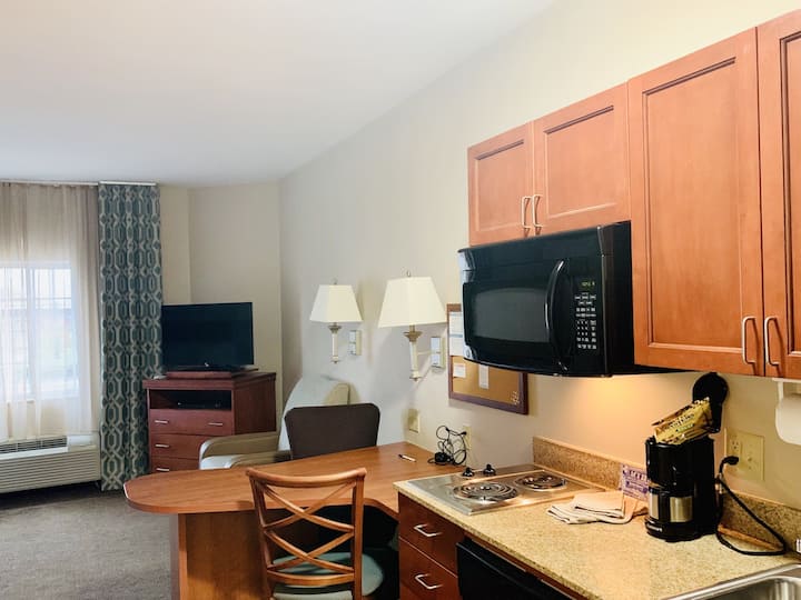 3 Vibrant Suites Near Scenic Parks & Hot Springs - Hot Springs, AR