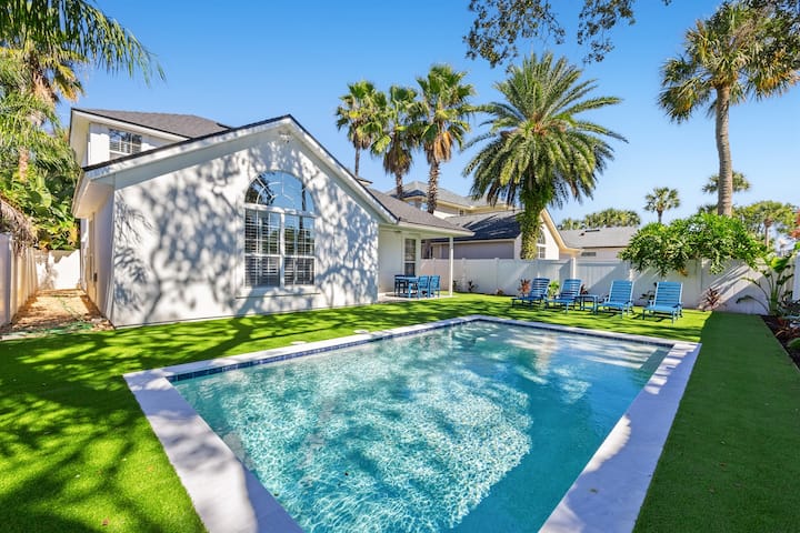 Pool & Game Room Escape | Good Morning Rentals - Jacksonville Beach, FL