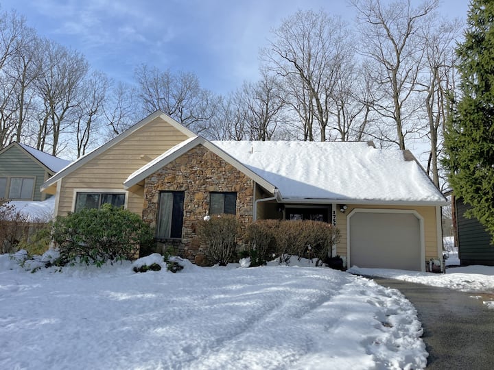 Greenfield Getaway: Walk To Shuttle, Pet Friendly - Kooser State Park, Somerset