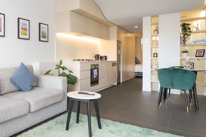 Furnished Nishi Stay With Scenic Mountain Views - Canberra