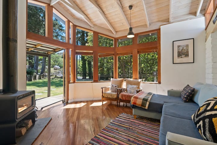 The Mud Brick House - Leura