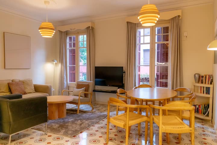 "El Relevo" By Maison Piñata - Barcelone