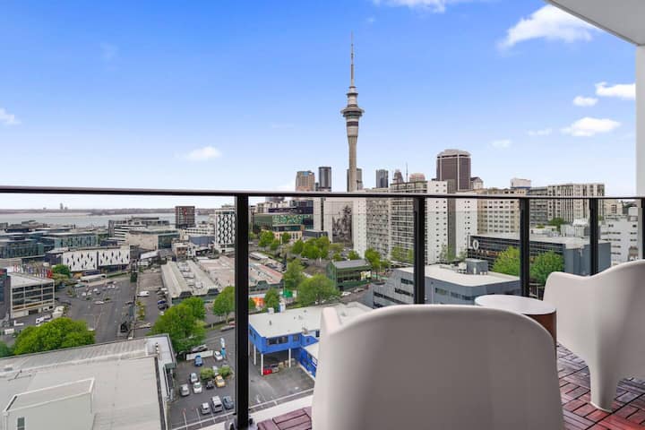 Stunning Skyline Cbd Luxe Home With 2 Carparks - Auckland