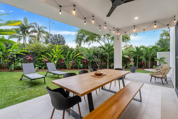 Argentea Cove—poolside Escape Near Palm Cove Beach - Palm Cove