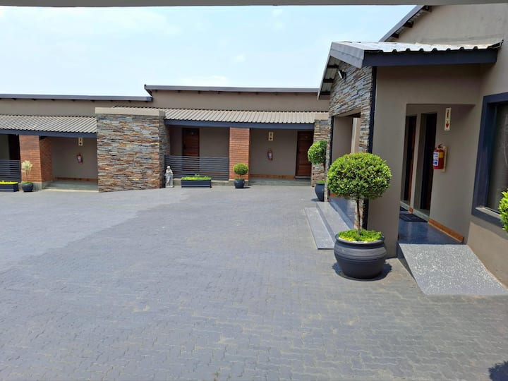 Standard Double Room - Thohoyandou