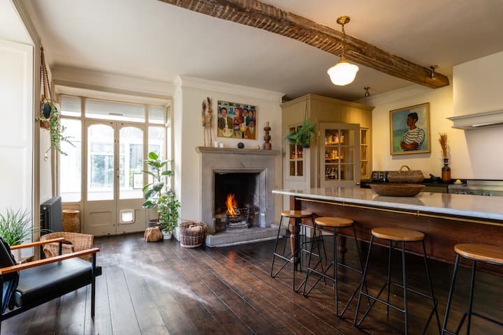 Stunning 8-bedroom Home In Painswick - Cotswolds