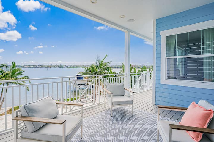 Sunrise Serenity Pool Home W/ Water Views & Spa - Indian Rocks Beach, FL