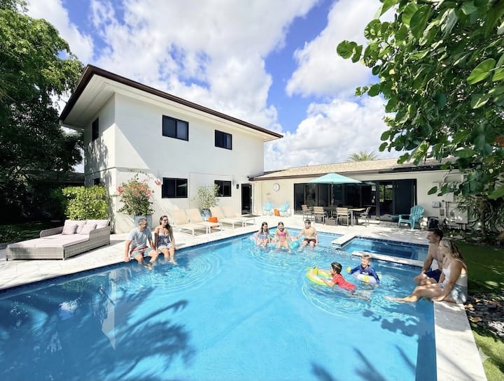Designer Wilton Manors Villa: Heated Pool, 4 Br - Fort Lauderdale, FL
