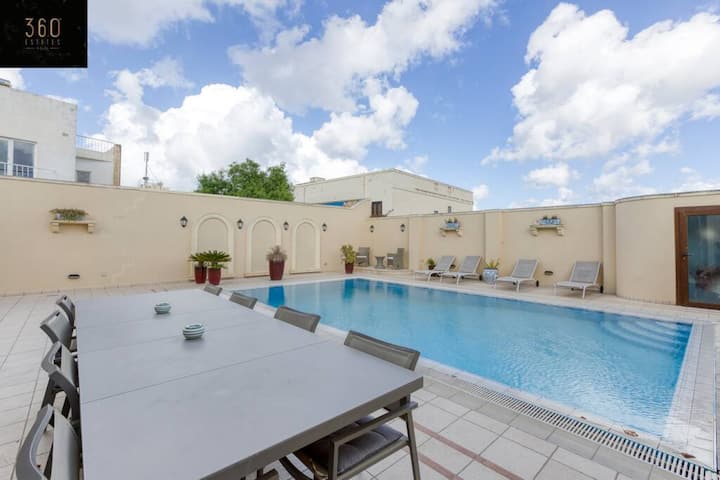 A Lux Villa With Amazing Bbq, Pool Area & Wifi - Malta