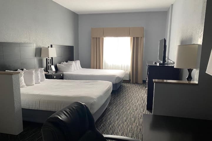 Lakeside Queen Room | Cozy Scenic Escape - Houghton Lake, MI