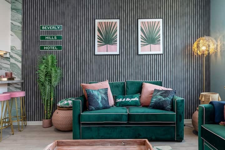 Palm Tree House | Beverly Hills Hotel - Bromley