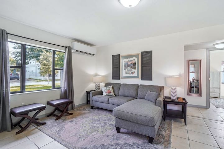 Pet-friendly Gem In Winter Park Village Area - Altamonte Springs, FL