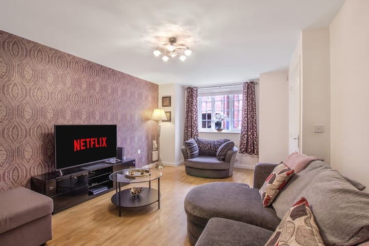 Weekends In Bedford 15% Off - 5 Beds 3.5 Bath - Bedford