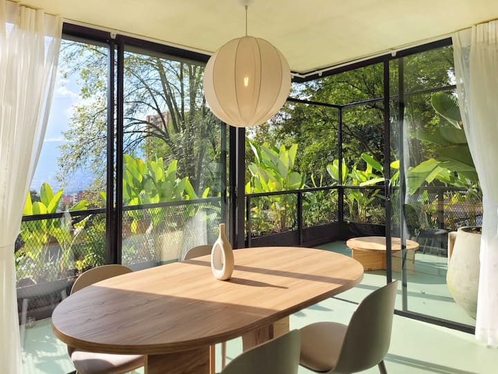 W* | Lovely 2br W/great View & Jacuzzi In Poblado - Medellín