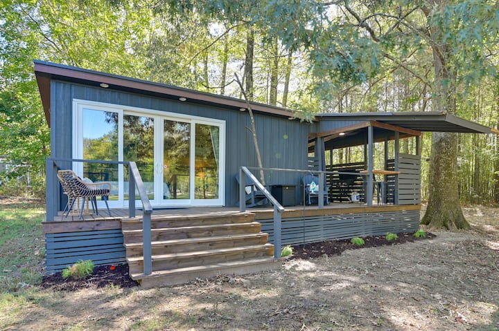 Private Hot Tub, Fire Pit! Pickwick Lake Escape - Cherokee, AL