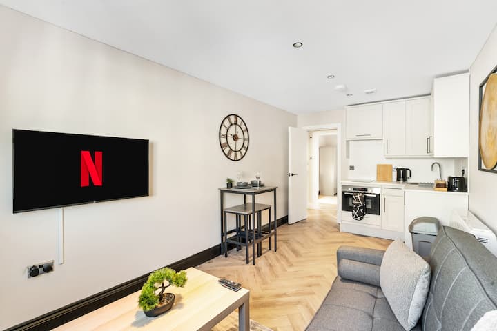 Peaceful Brighton Home | Work, Study & Unwind Here - Brighton