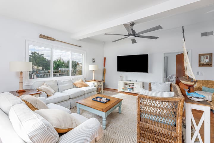 Waterfront Home W/ Private Dock Near Lbi - Long Beach Island, NJ