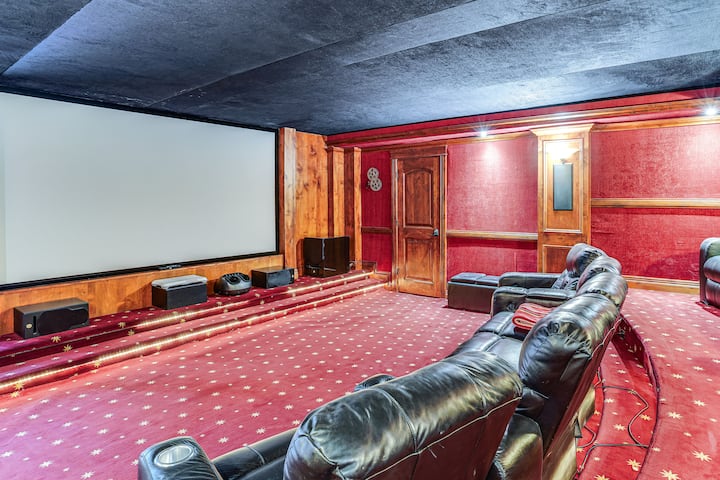 Elegant 6,300-sq-ft Family Home W/ Hot Tub In Orem - Orem, UT