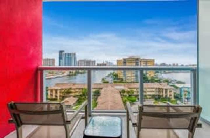 Large 2-bedroom Condo Near Ocean W Amenities 1009 - Hallandale Beach, FL