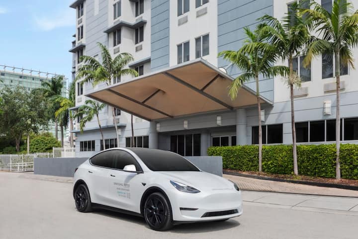 Close To Loandepot Park + Breakfast. Pool. Gym. - Miami, FL