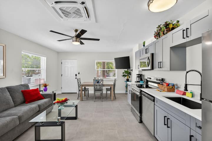 Park Shores Suites #9 - Madeira Beach, FL