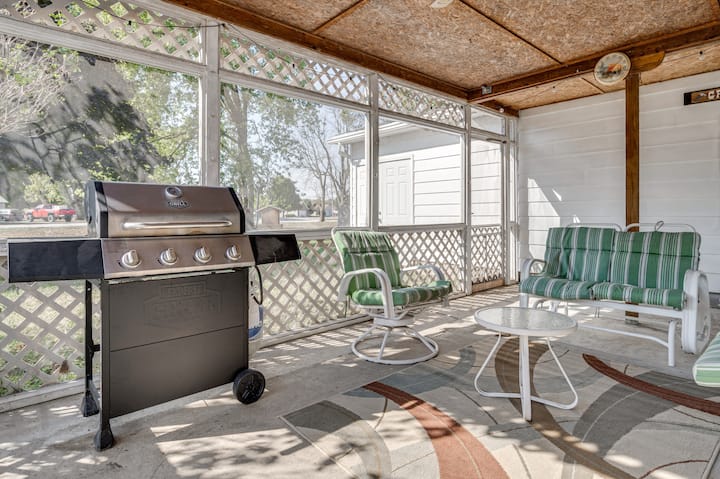 Peaceful 'Lemon Drop Inn' Retreat In Terre Haute - 유니버셜