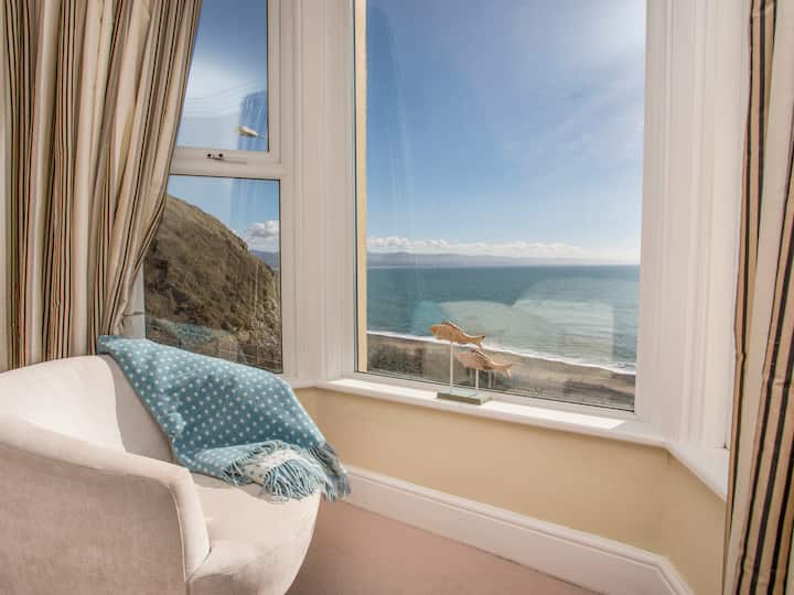 Captain's Rest - Criccieth