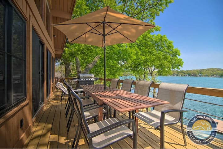 Lakefront Retreat With Dock, Bbq And Lake Access - Lake County, IL