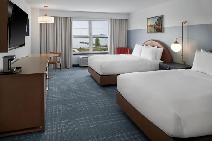 Boutique Room W/ Lake Views & Serene Ambiance - Canandaigua, NY