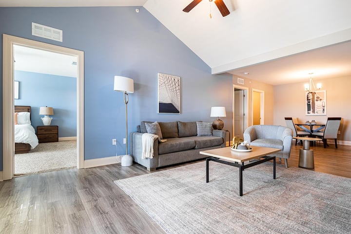 Landing | Modern 3bd, Pool, Gym - Cocoa, FL