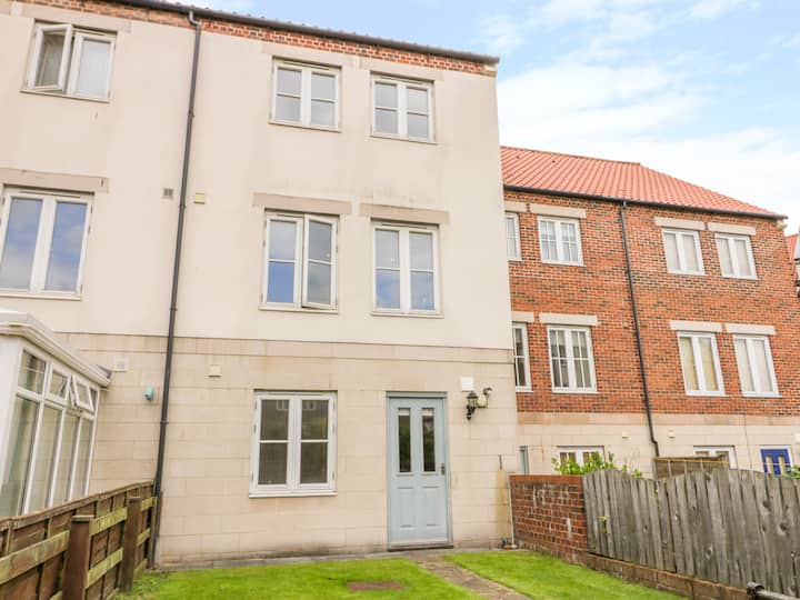 Tides Reach - Staithes