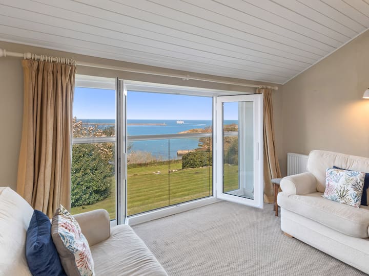 The Rock House - Fishguard