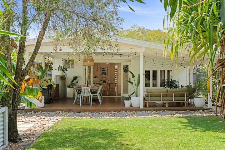 The Palma: Leafy Tropical Escape In Moffat Beach - Caloundra