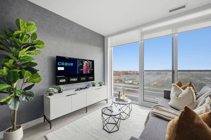 Stylish 2br Retreat + Parking | Sleeps 6! - Toronto