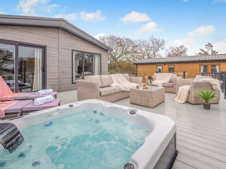 38 At The Sanctuary Lodges - Uk50850 - Pwllheli