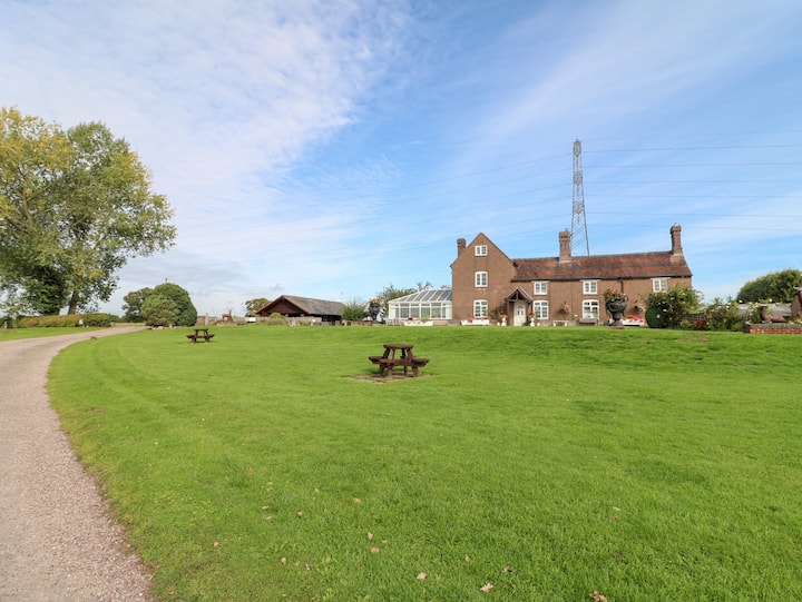 Far Coley Farm And Kilnhurst Log Cabin - Stafford
