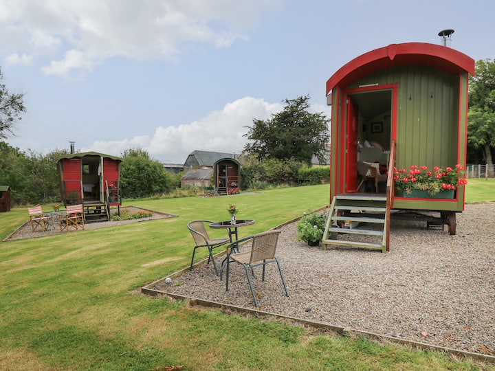Sweet Briar Shepherds Hut - Brecon