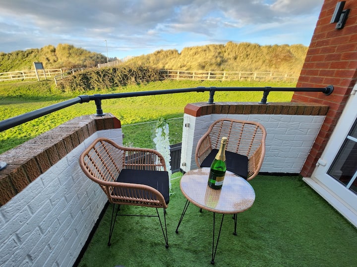 The Beach House - Towyn