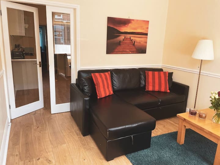 The Victoria – Charming Victorian Home + Parking - York