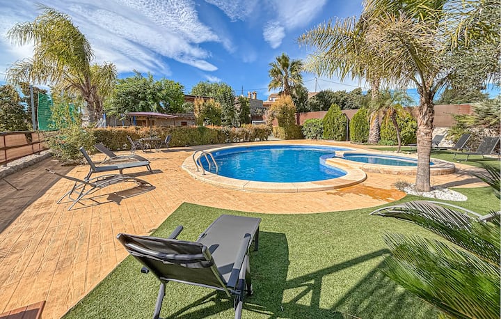 Stunning Home In Mula - Mula