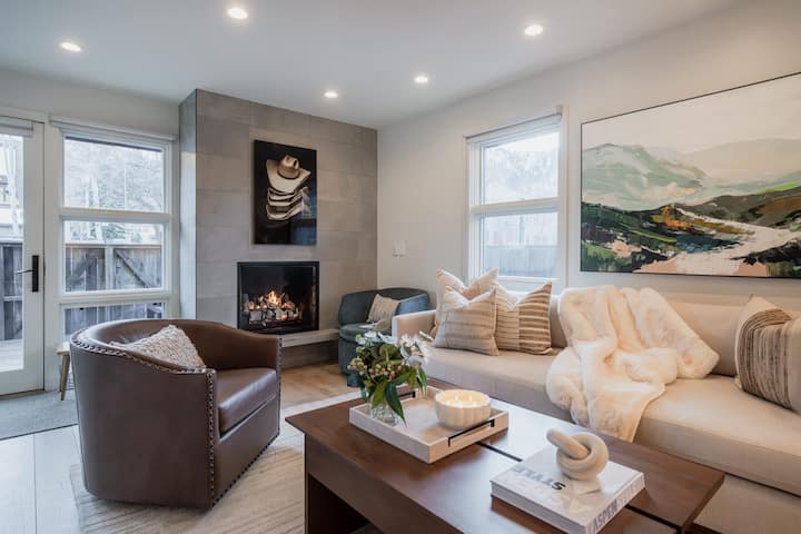 Renovated Aspen Core 3br, 2.5 Ba Townhouse - Aspen, CO