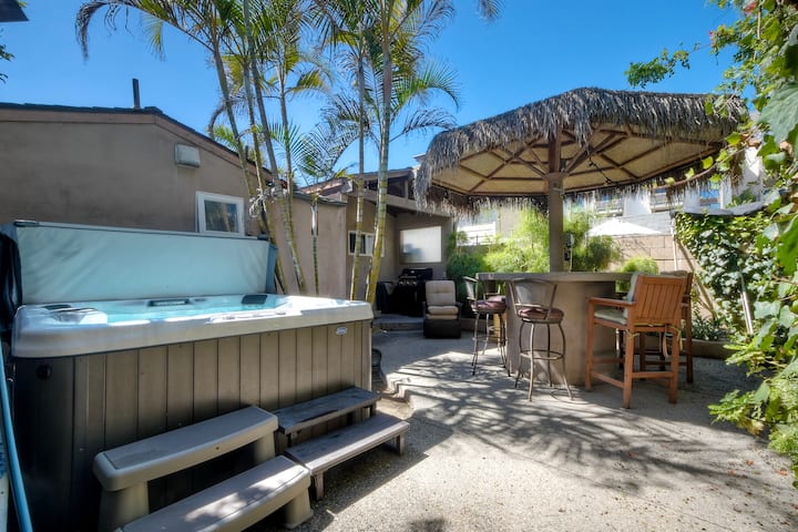 Beachfront | Hot Tub, Bbq, Outdoor Dining, Parking - Oceanside, CA